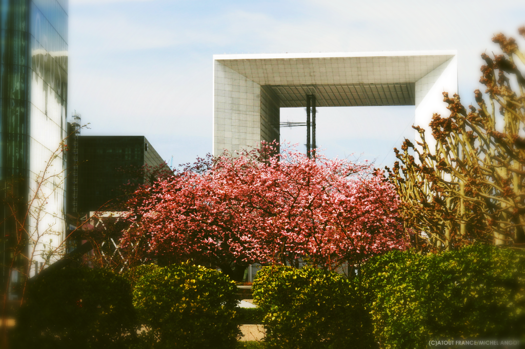Discover modern-day Paris and its 20st-and 21st-century architectural ...